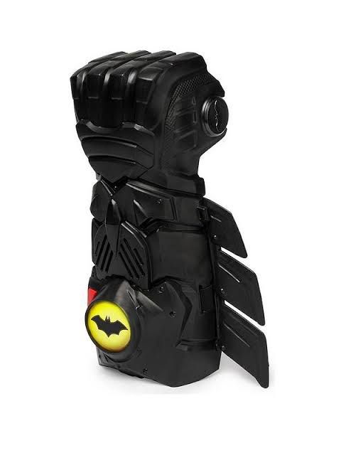 DC Comics BATMAN Interactive Gauntlet with Light, Phrases and Sounds ...