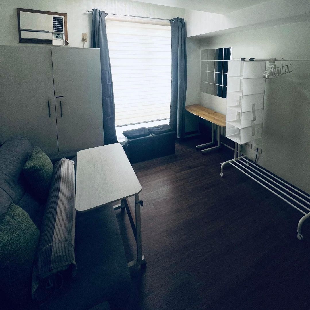 Fully Furnished Studio Unit Facing Manila Bay in La Verti Residences ...