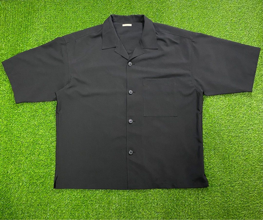 GU Black Oversized Open Collar Polo, Men's Fashion, Tops & Sets ...