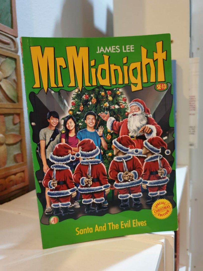 JAMES LEE book bundle (1 of the books is autographed / signed by the ...