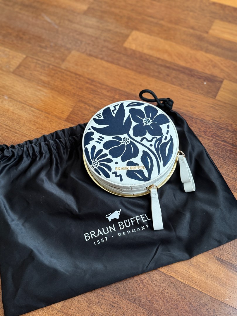 KATH CROSSBODY BAG, Women's Fashion, Bags & Wallets, Cross-body Bags on ...