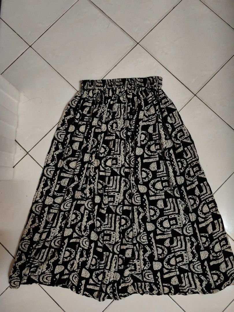 Ladies Long Skrit, Women's Fashion, Bottoms, Skirts on Carousell