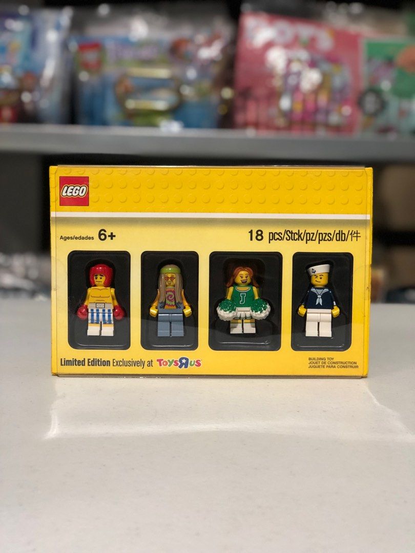 LEGO Bricktober Toy R Us Exclusive 5004941 Classic Minifigure ...