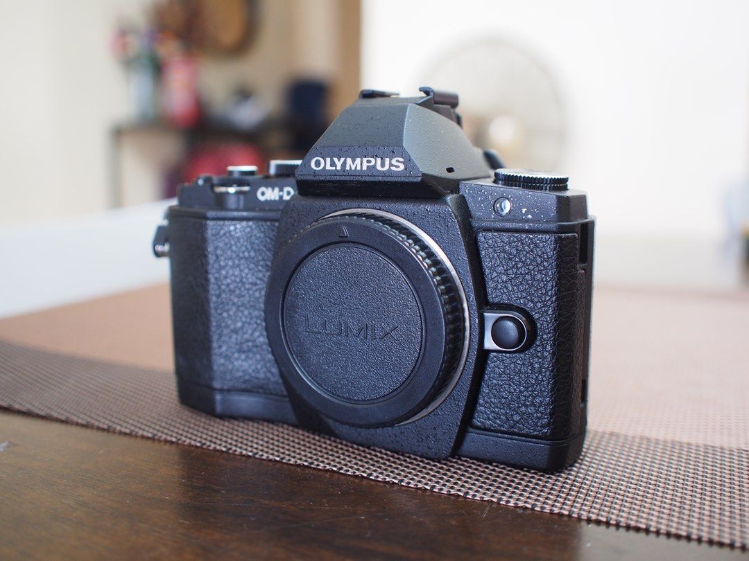 Olympus OM-D E-M5 Mark 1 (OMD EM5 Mk I) camera with M.Zuiko 14-42mm F 3 ...