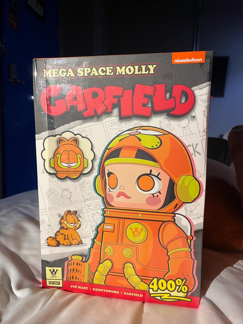 Mega Space Molly Garfield Popmart, Hobbies & Toys, Memorabilia ...