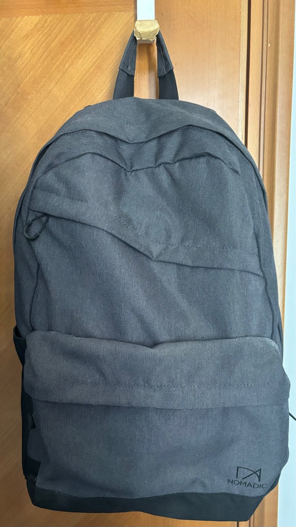 NOMADIC NN02 背包, 男裝, 袋, 背包 - Carousell