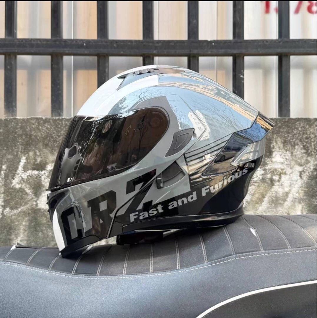 ORZ motorbike dual visor modular helmet with DOT certificate Flip-up helmet, 他的時尚, 手錶及配件, 帽子在旋轉拍賣