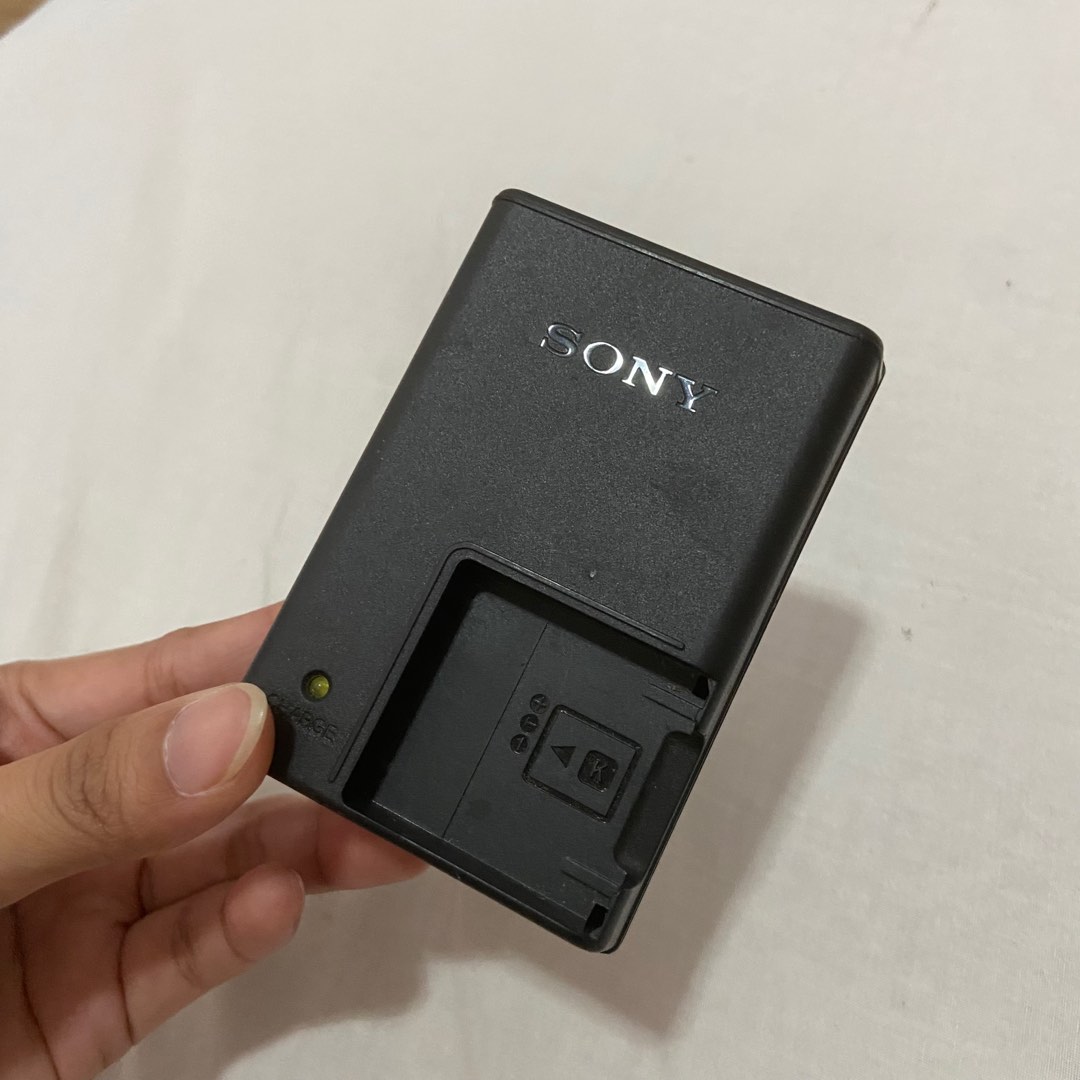 Sony camera charger, Photography, Photography Accessories, Batteries ...