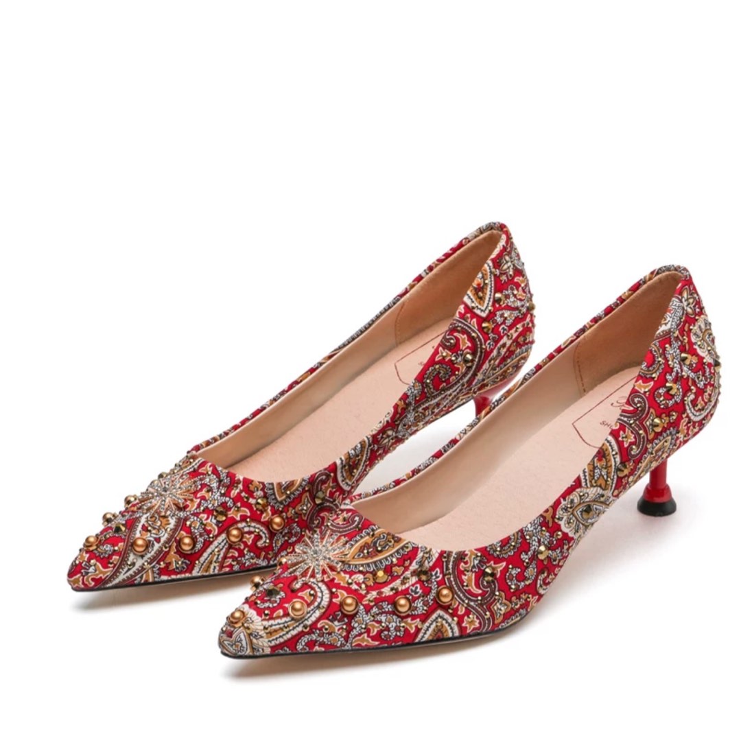 (Worn once) Traditional Chinese wedding heels - 5cm, Women's Fashion ...