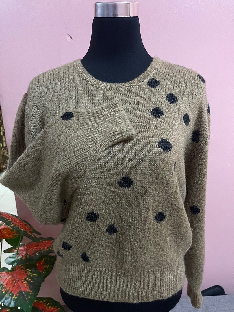 Knitewear women, Women's Fashion, Activewear on Carousell