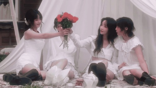 LF/WTB UNSEALED QWER BAND KPOP ALBUMS, Hobbies & Toys, Memorabilia & Collectibles, K-Wave on ...