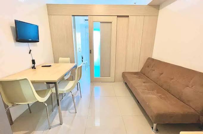 Light Residences across Boni MRT Station 1br unit for sale 3.6M net ...