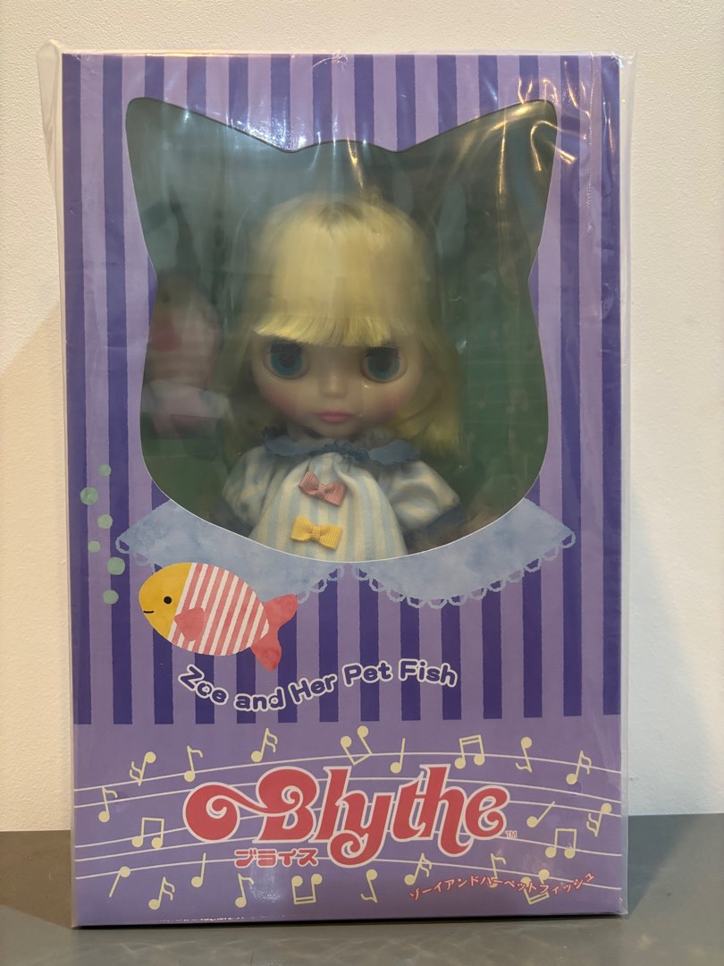 NEO Blythe Doll Zoe and her pet fish GSC Collectible Doll, Hobbies ...