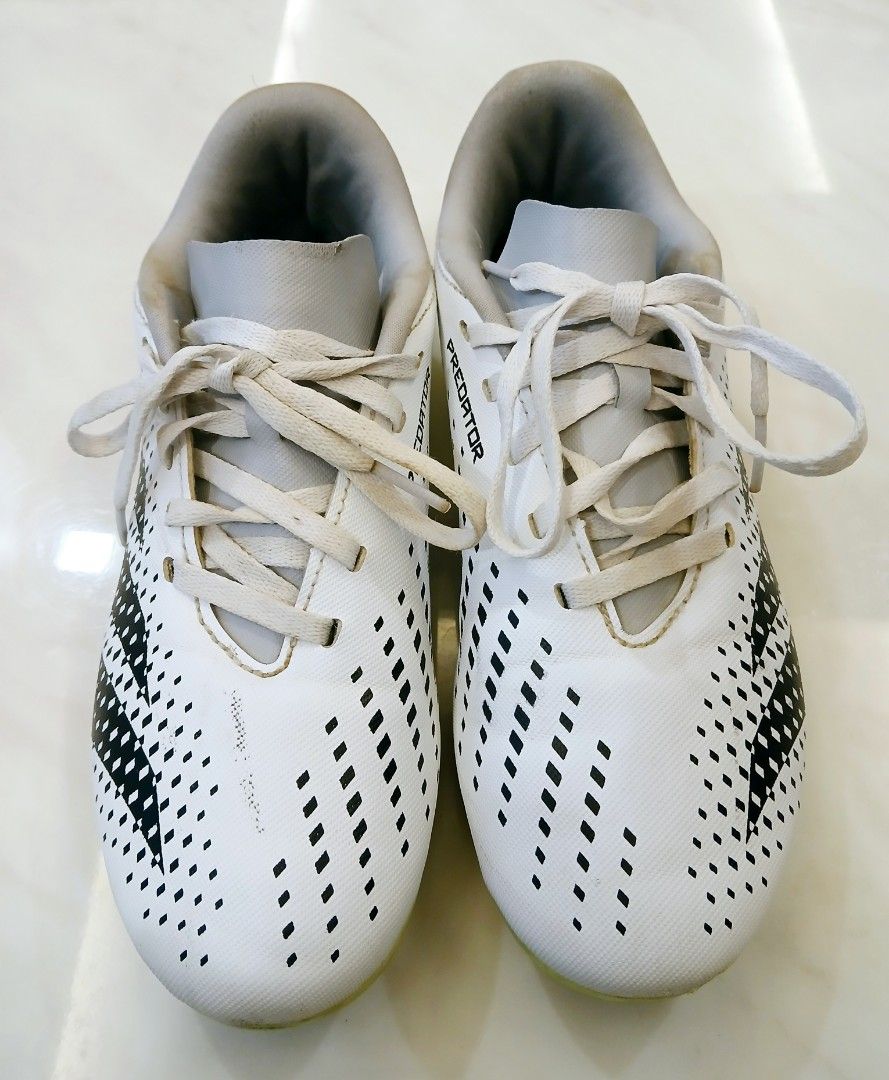 Original Adidas Predator Accuracy .4 Kids 3.5UK, Sports Equipment ...