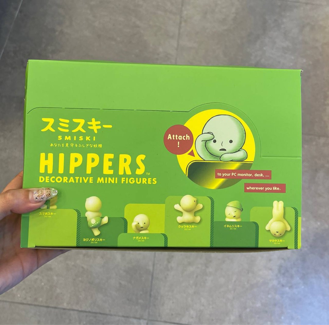 SMISKI HIPPER, Everything Else on Carousell