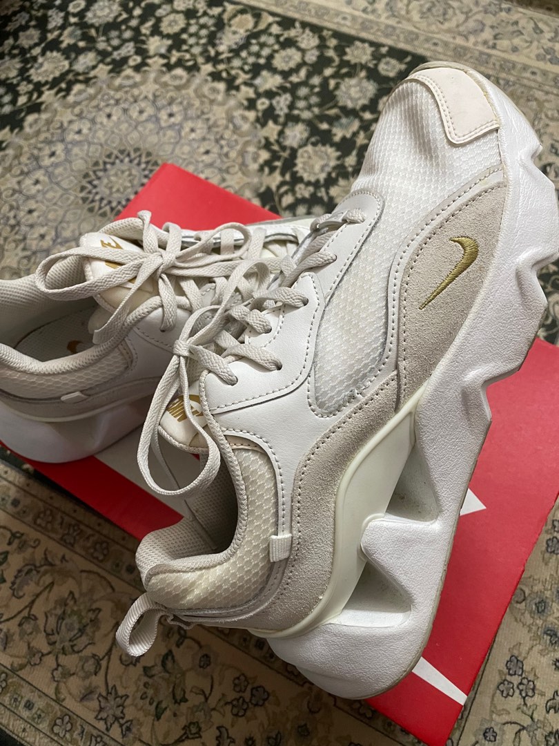 Snickers Nike, Women's Fashion, Footwear, Sneakers on Carousell