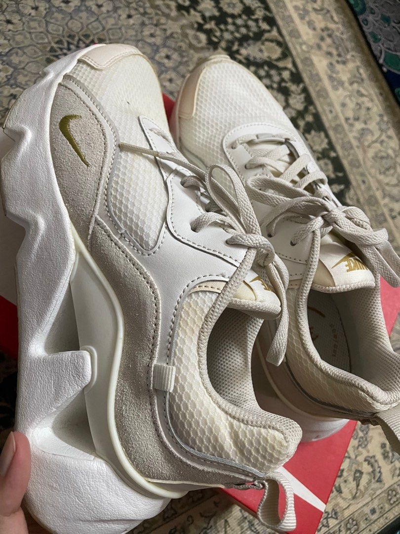 Snickers Nike, Women's Fashion, Footwear, Sneakers on Carousell