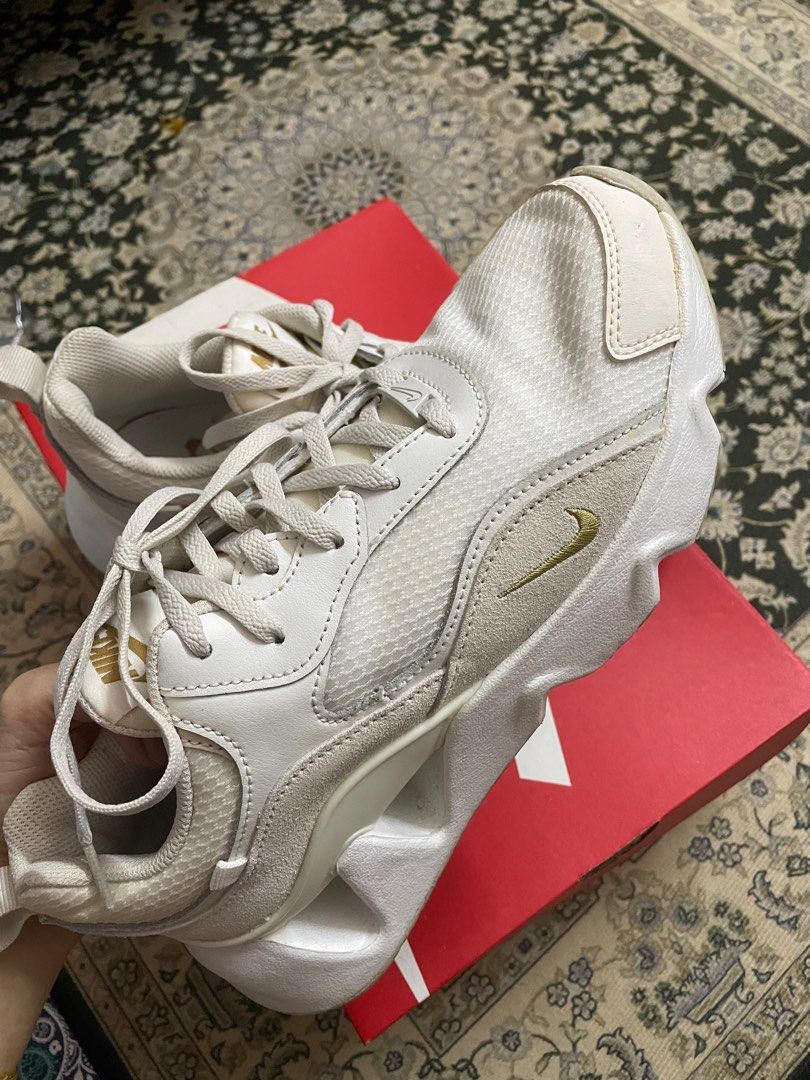 Snickers Nike, Women's Fashion, Footwear, Sneakers on Carousell