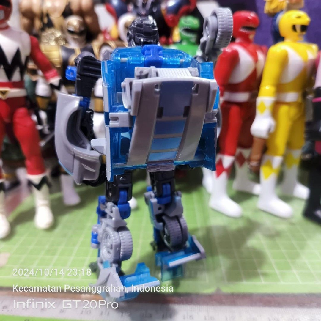 Transformers Rise Of The Beast Deluxe Class Mirage Hasbro, Barang Yang ...