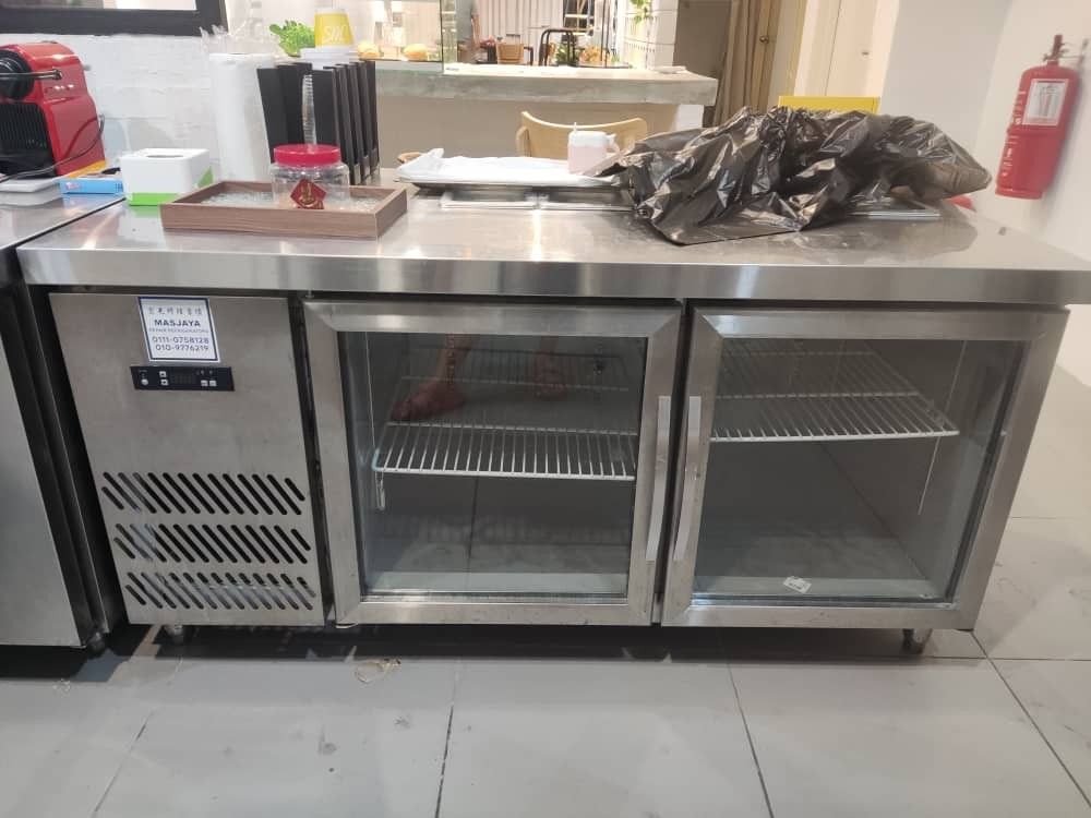 Under counter workbench chiller 5ft, TV & Home Appliances, Kitchen ...