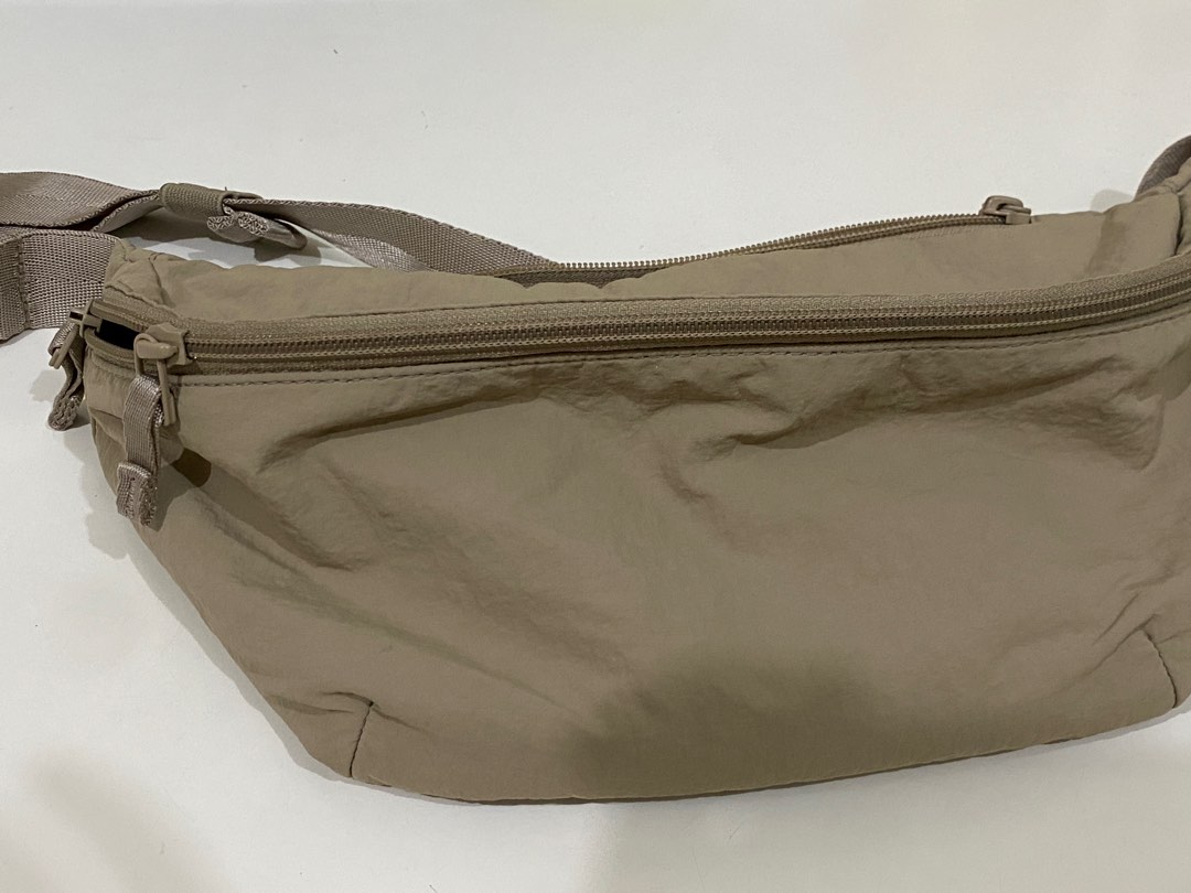 Uniqlo Bag (Fanny Pack, Hip Pack, Body Bag), Women's Fashion, Bags ...