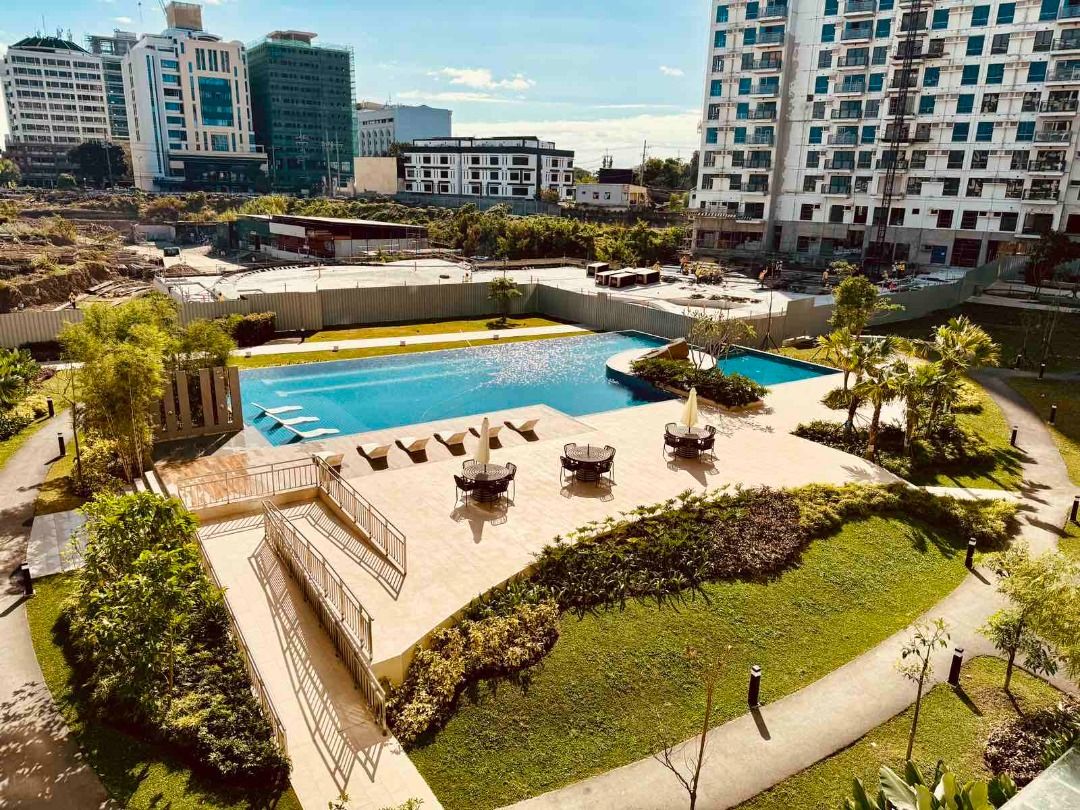 Viento Tower 1 Cerca Alabang 1BR facing amenities with parking ...