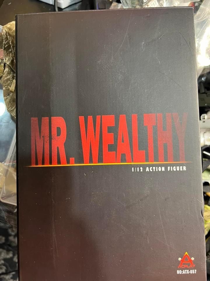 Acplay 1/12 Mr Wealthy 膝頭哥關節爛咗 用膠水黐返可以站立 原價550 而家$199 , 興趣及遊戲, 玩具 & 遊戲類 - Carousell