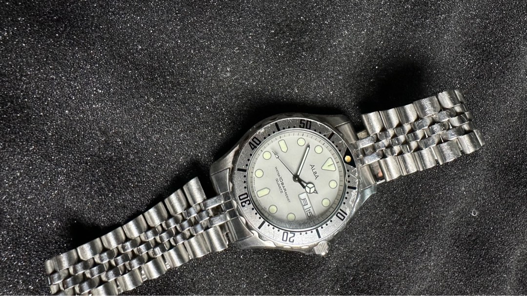 Alba Gray Face diver quartz, Men's Fashion, Watches & Accessories ...