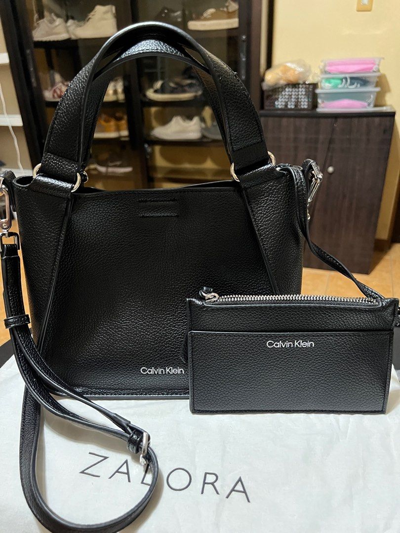 Calvin Klein Estelle Logo Crossbody, Luxury, Bags & Wallets on Carousell