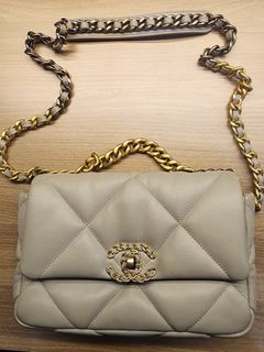 Chanel C19 Bag, Fesyen Wanita, Tas & Dompet di Carousell