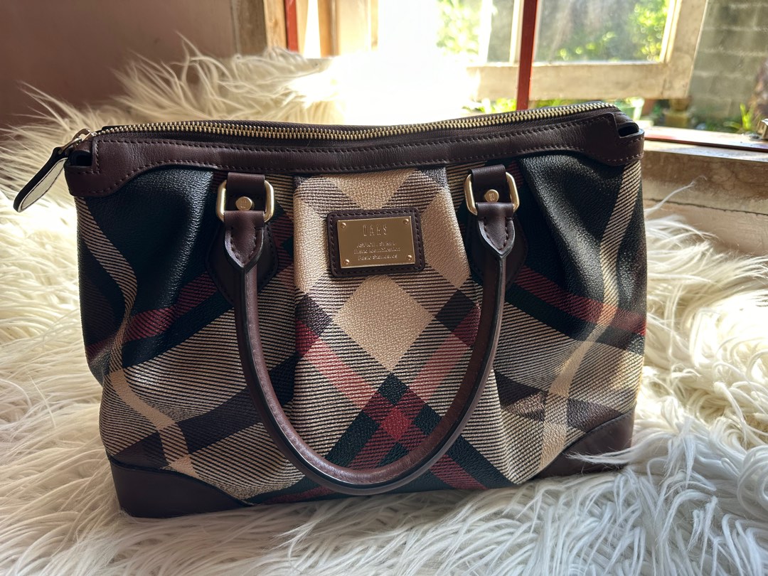 Daks hand bag, Women's Fashion, Bags & Wallets, Shoulder Bags on Carousell