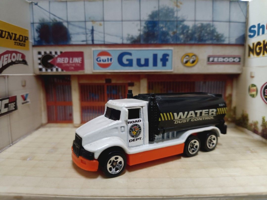 Hot Wheels Tank Truck, Hobbies & Toys, Toys & Games on Carousell