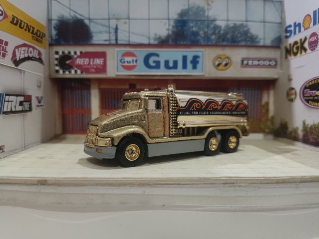 Hot Wheels Tank Truck, Hobbies & Toys, Toys & Games on Carousell