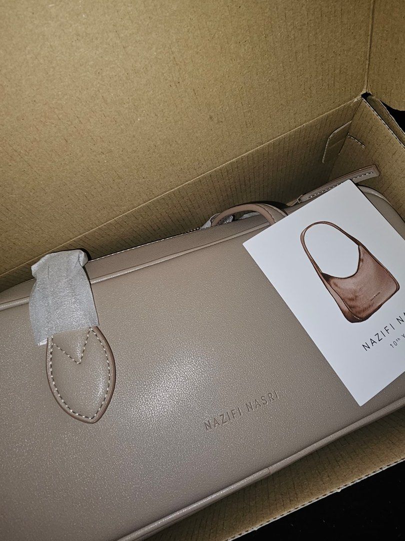 Nazifi Nazri (East West), Women's Fashion, Bags & Wallets, Shoulder ...