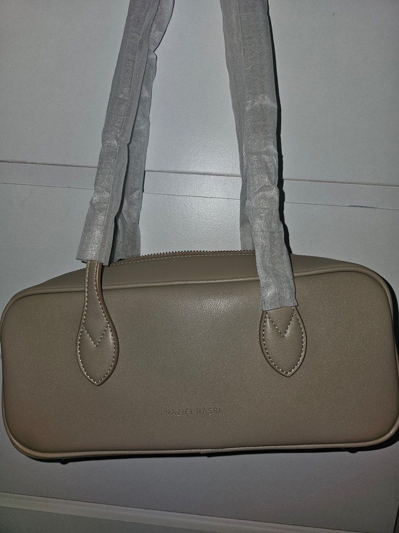 Nazifi Nazri (East West), Women's Fashion, Bags & Wallets, Shoulder ...