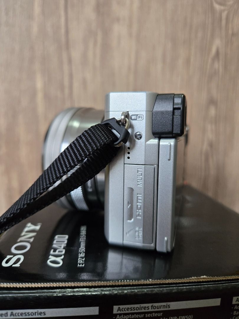 Original Sony A6400 Mirrorless Camera Silver 4K Complete with Lens, 64 GB SD, Low Shutter Count ...