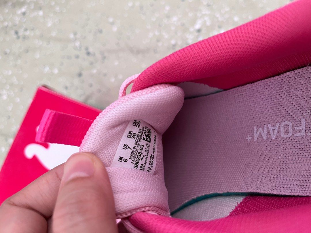Puma Evolve Run Shoes, Women's Fashion, Footwear, Sneakers on Carousell