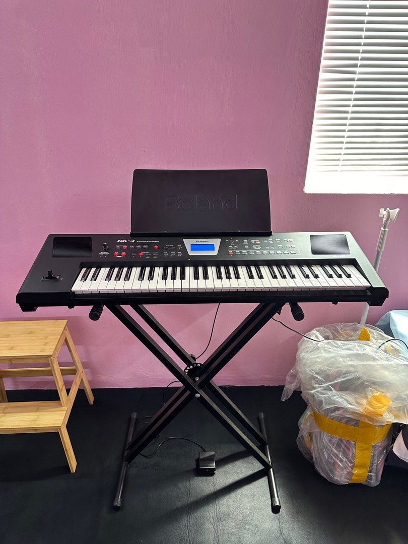 Roland BK3 keyboards music arranger 61keys pro sound, Hobbies & Toys ...