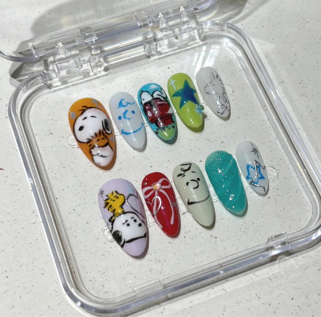 Snoopy y2k Press on nails 🍀 NO COD, paynow or pay lah only , Beauty ...