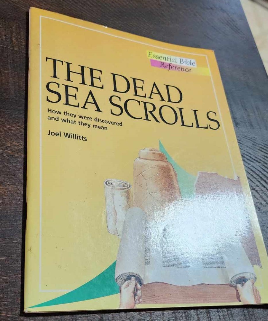 The Dead Sea Scrolls Essential Bible Reference, Hobbies & Toys, Books ...