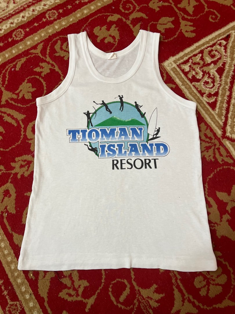 Vintage toman island resort, Men's Fashion, Activewear on Carousell