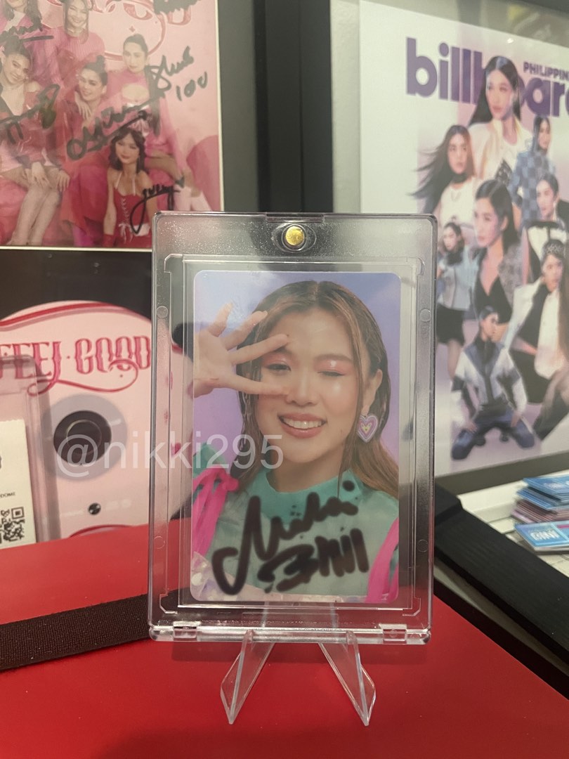 BINI Maloi Signed Photocard, Hobbies & Toys, Memorabilia & Collectibles ...