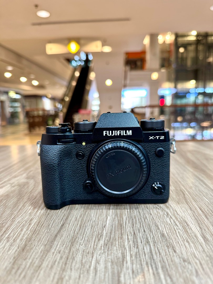Fujifilm X-T2 XT2 Body Sc 13k (98% new), Photography, Cameras on Carousell