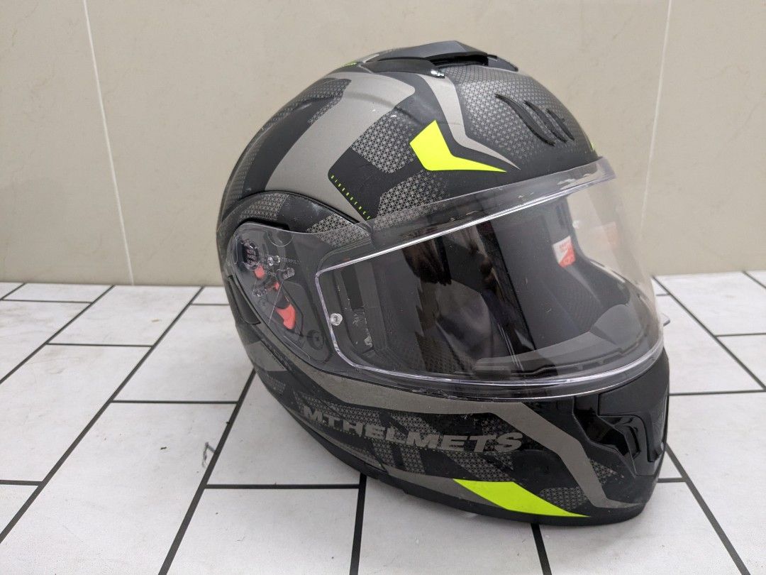 Full face helmet, Everything Else, Others on Carousell
