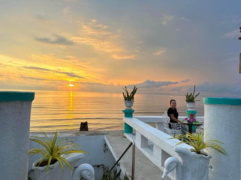 House/Beach Resort with swimming pool for sale at Catmon Cebu 1,000sqm ...