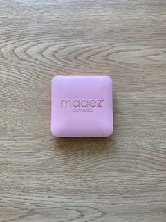 Maaez setting powder, Beauty & Personal Care, Face, Makeup on Carousell