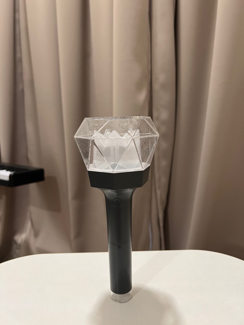 MONSTA X : Official Light Stick *Version 2, Hobbies & Toys ...