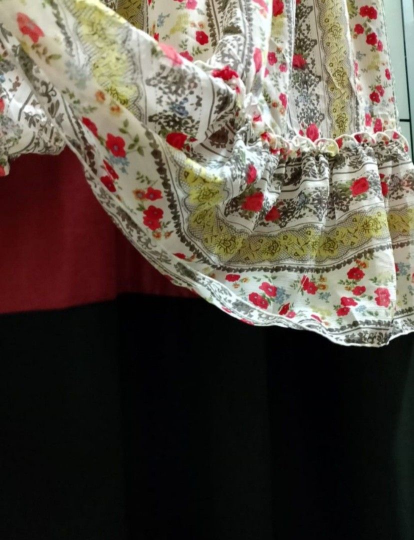 Skirt Ruffel Flower border, Women's Fashion, Bottoms, Skirts on Carousell