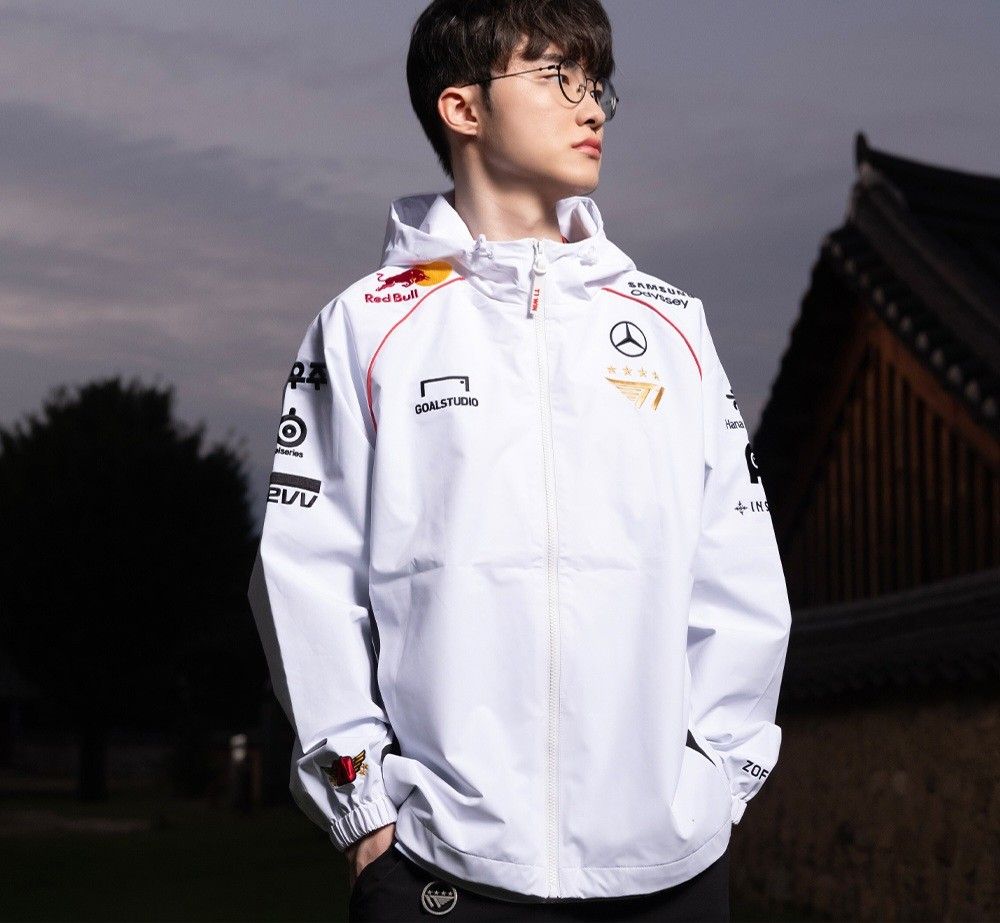 T1 世界賽 4星隊服 外套 T1 2024 Worlds Uniform Jacket, 電子遊戲, 遊戲機配件, 遊戲週邊商品 ...
