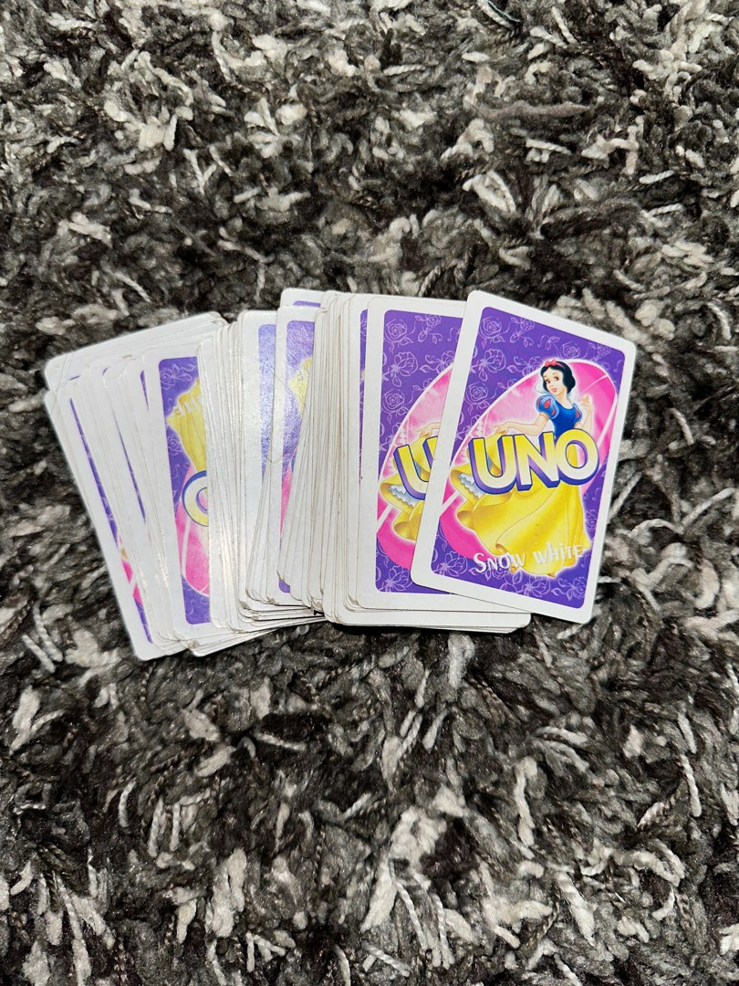 UNO Snow White Edition, Hobbies & Toys, Toys & Games on Carousell